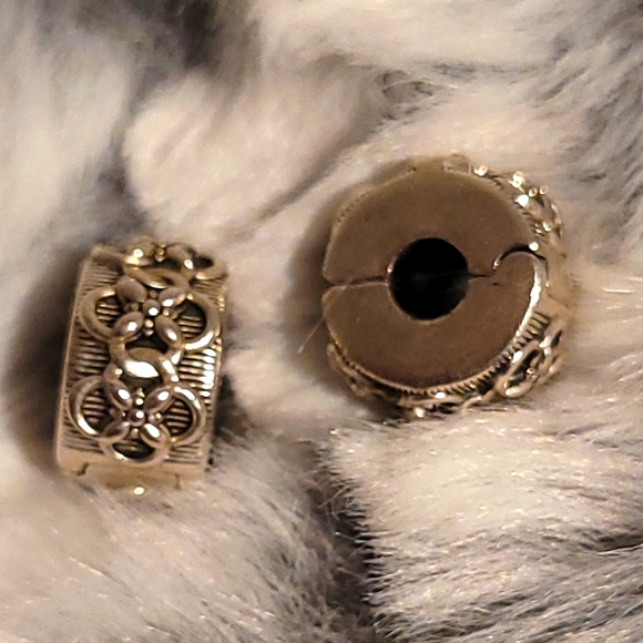 Pandora | Jewelry | Pandora Flower Pattern Clip Charmstopper | Poshmark